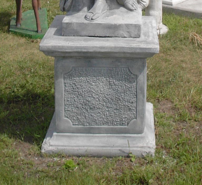 Liberty Base – Statue Canada