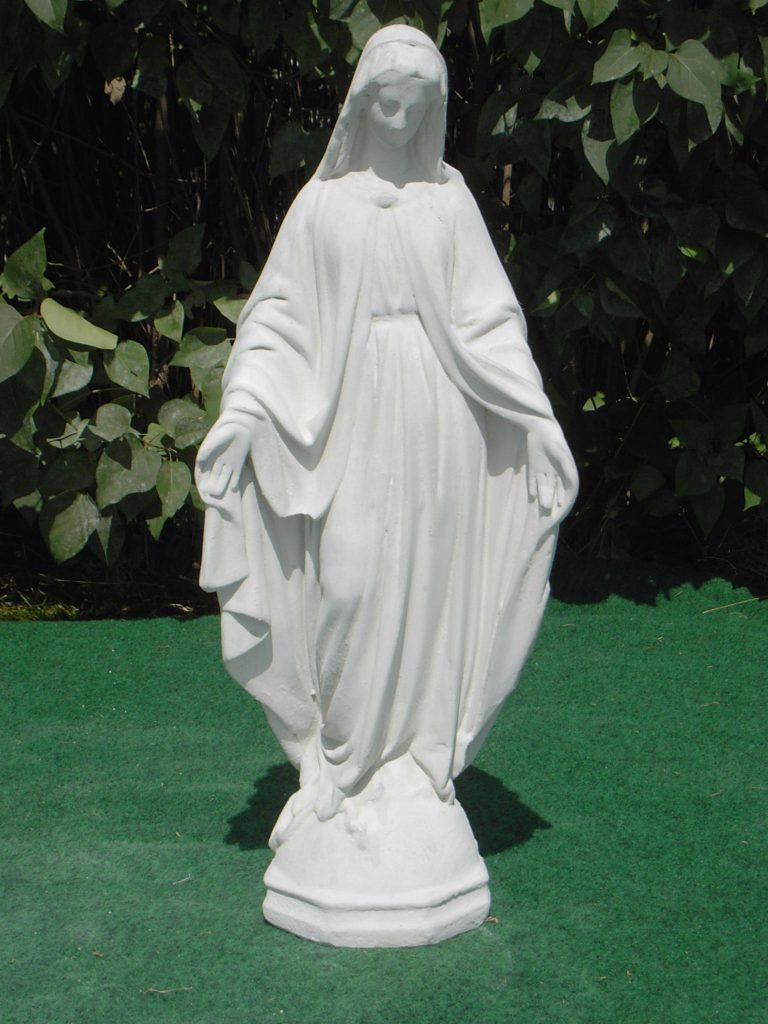 Devotional – Statue Canada