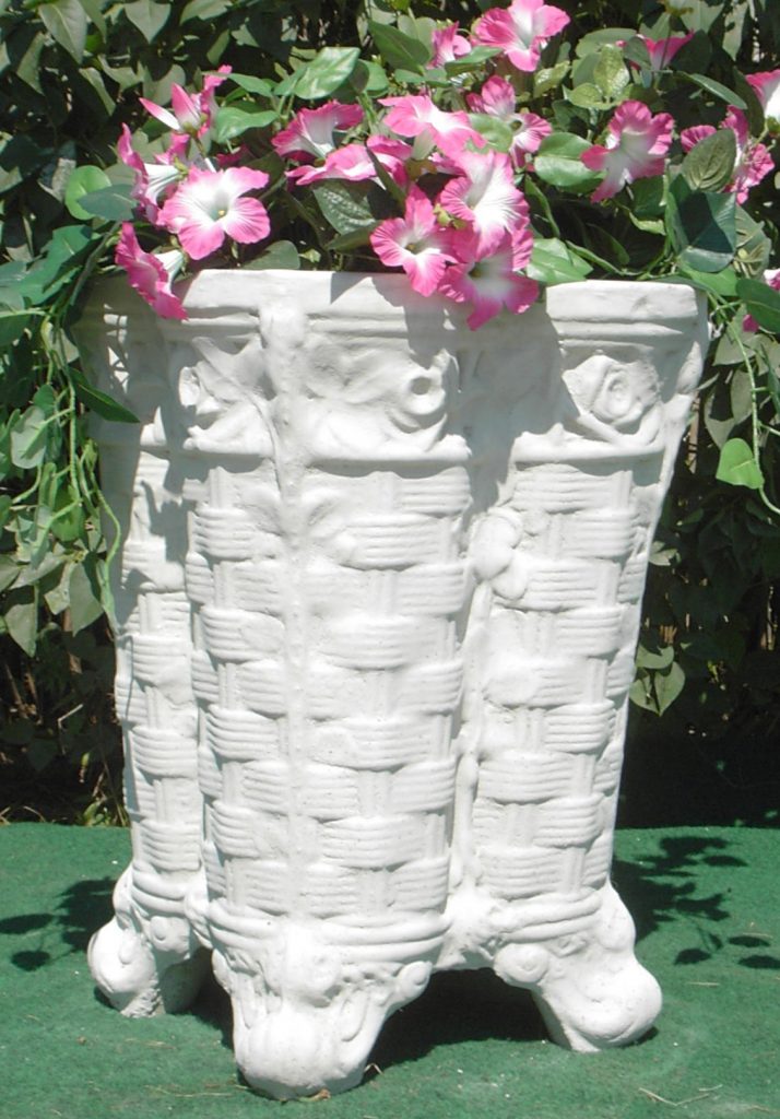 Rose Planter – Statue Canada